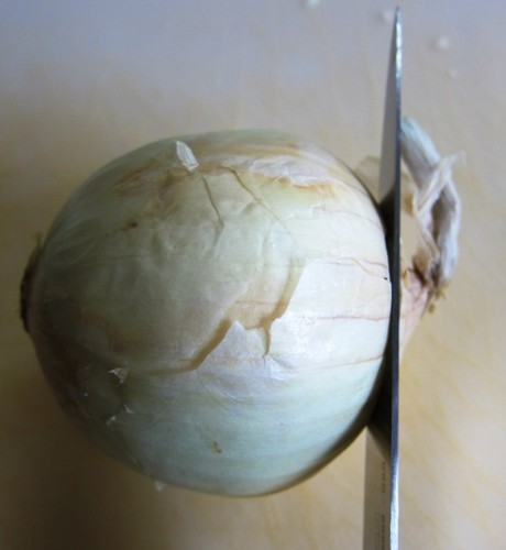 How To Peel An Onion – Melanie Cooks