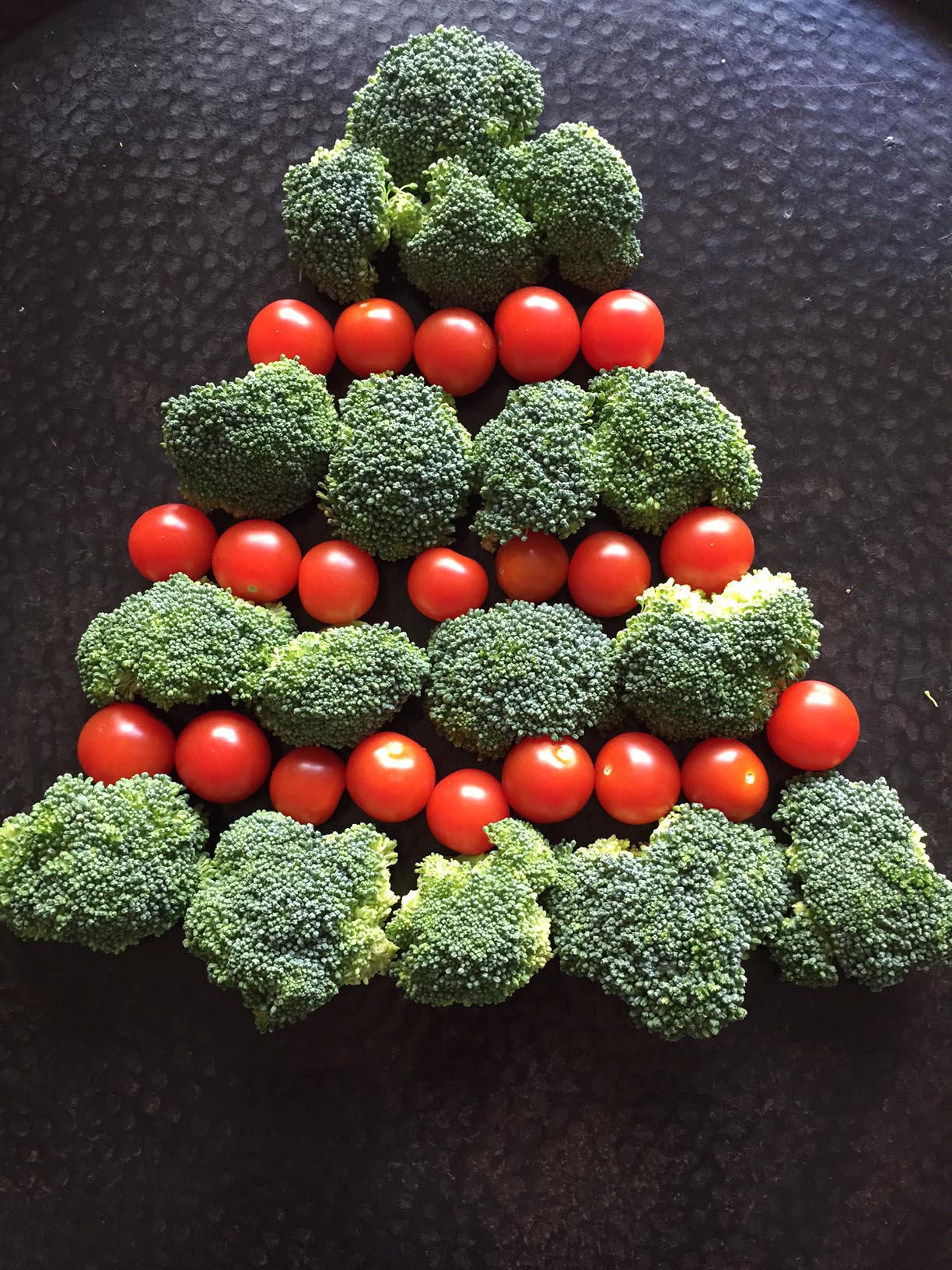 Christmas Tree Shaped Vegetable Platter Appetizer Tray – Melanie Cooks