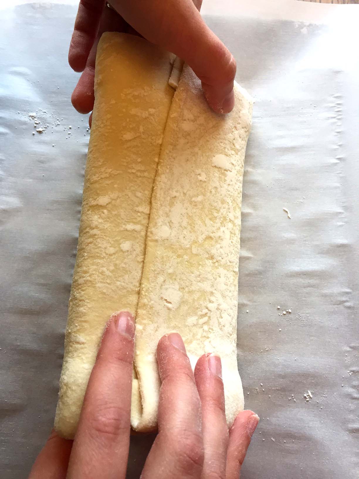 Easy Chocolate Puff Pastry Roll Recipe With Frozen Puff Pastry Dough ...