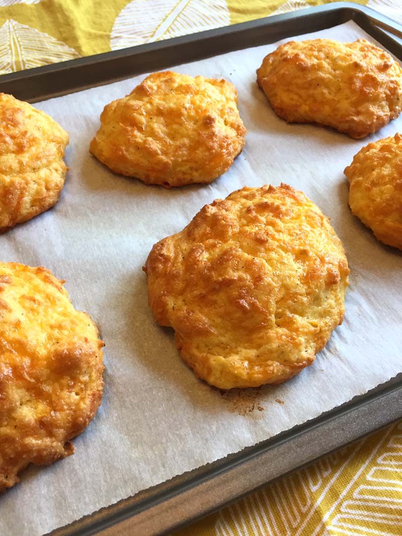 Keto Cheddar Biscuits (Red Lobster Copycat) – Melanie Cooks