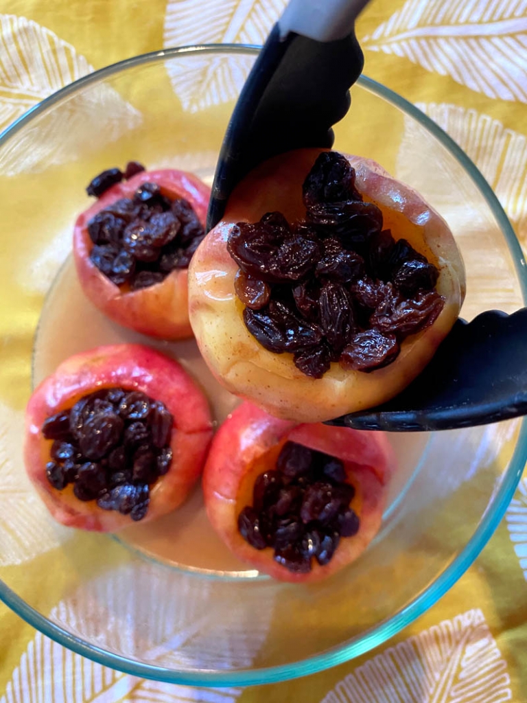 Microwave Baked Apples Recipe – Melanie Cooks