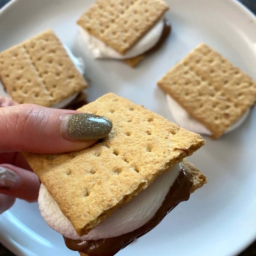 S’mores In The Microwave – Melanie Cooks