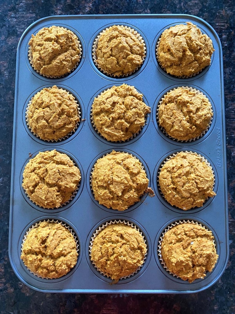 2-Ingredient Pumpkin Muffins With Cake Mix – Melanie Cooks