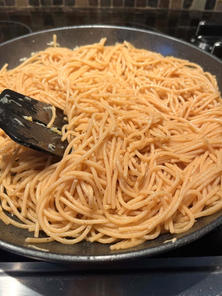 Whole Wheat Spaghetti With Garlic And Olive Oil – Melanie Cooks