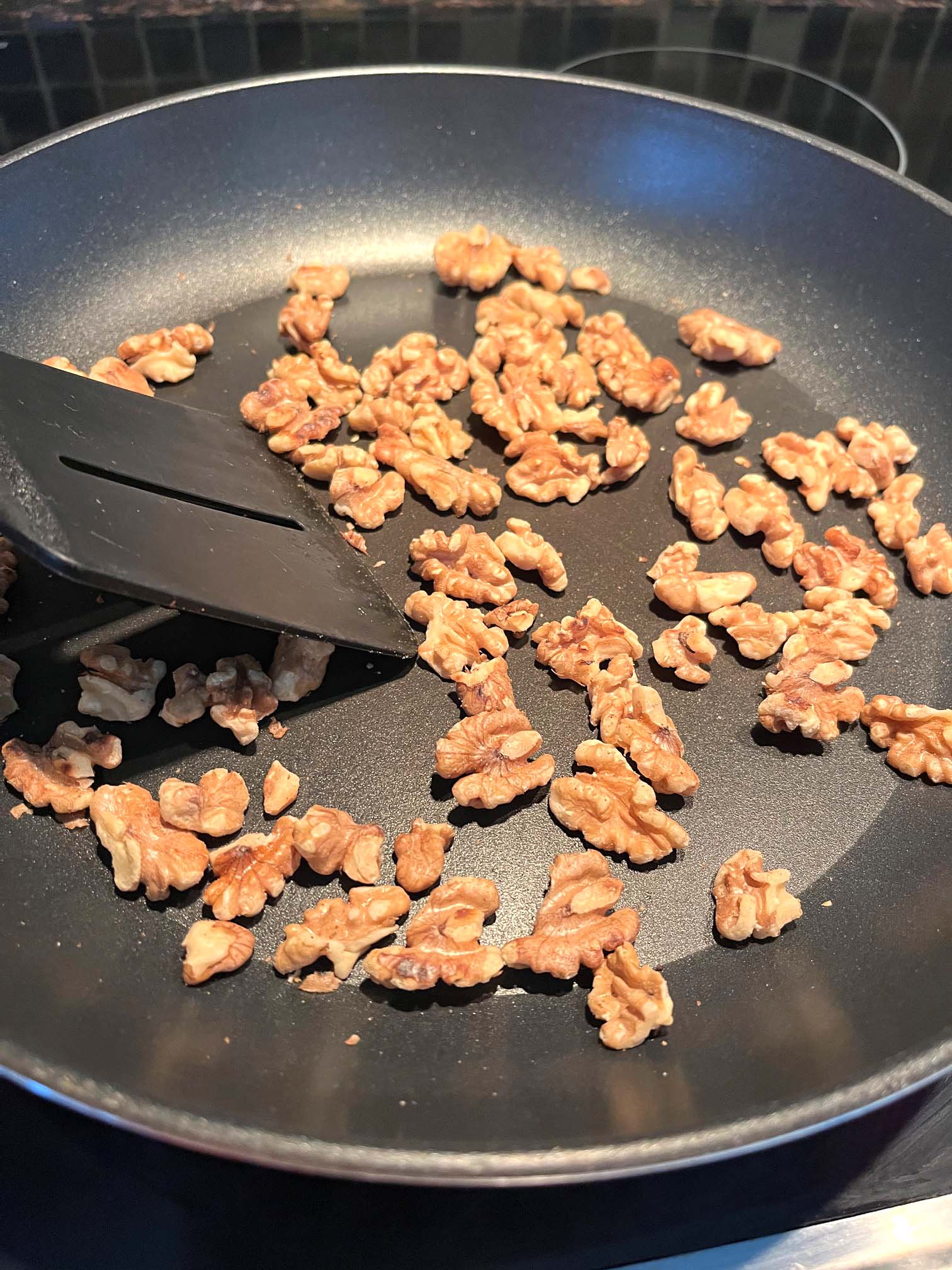 Easy Toasted Walnuts Recipe (Crunchy in 8 Minutes!) – Melanie Cooks