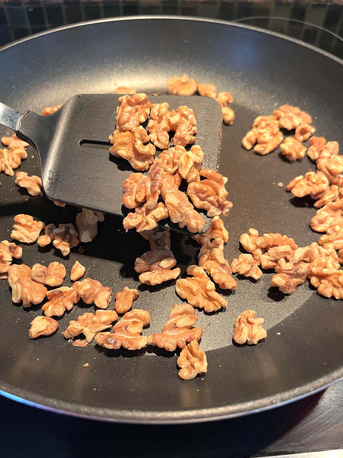 Easy Toasted Walnuts Recipe (Crunchy in 8 Minutes!) – Melanie Cooks