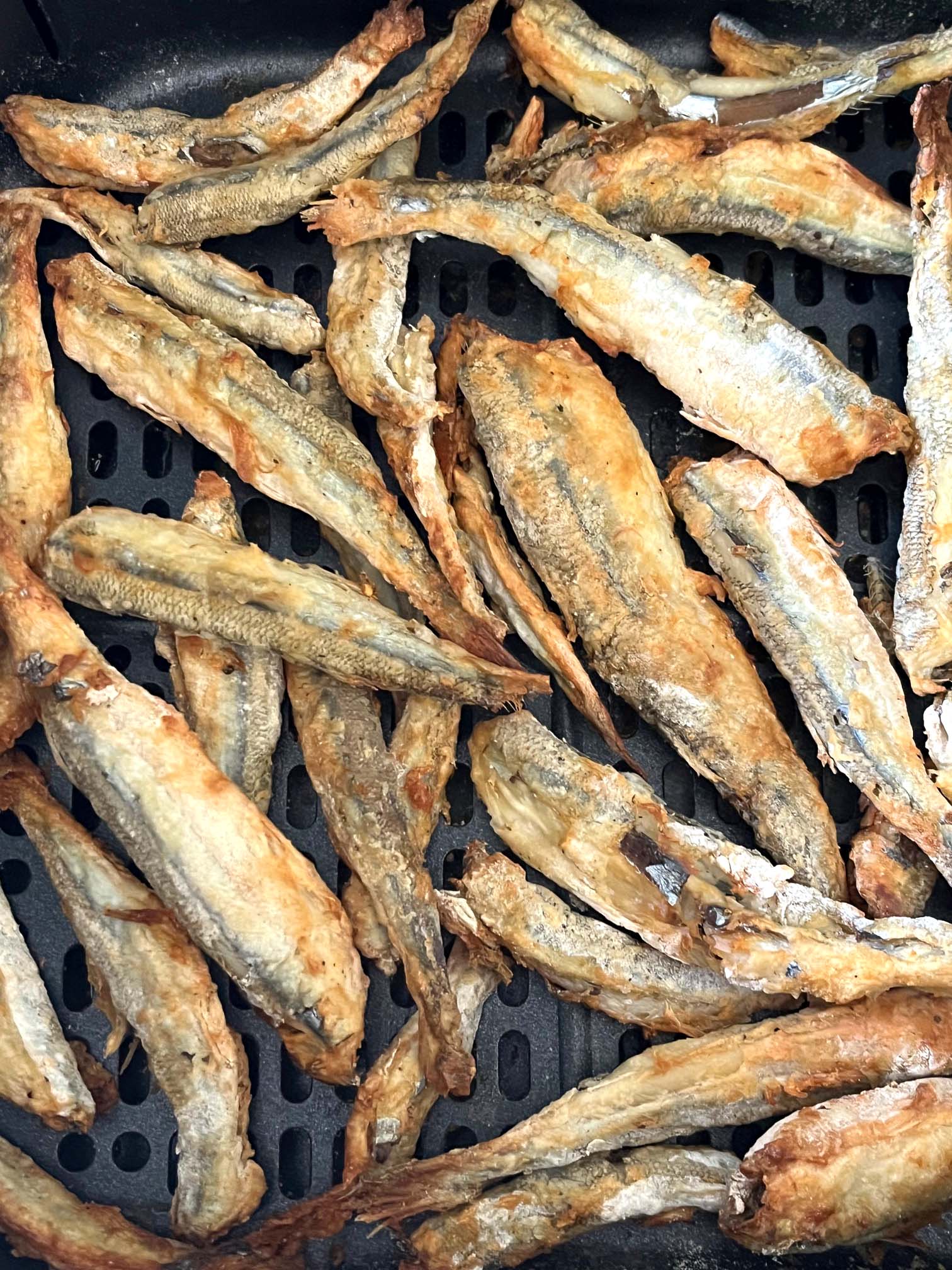 Crispy Air Fryer Smelts Recipe – Melanie Cooks