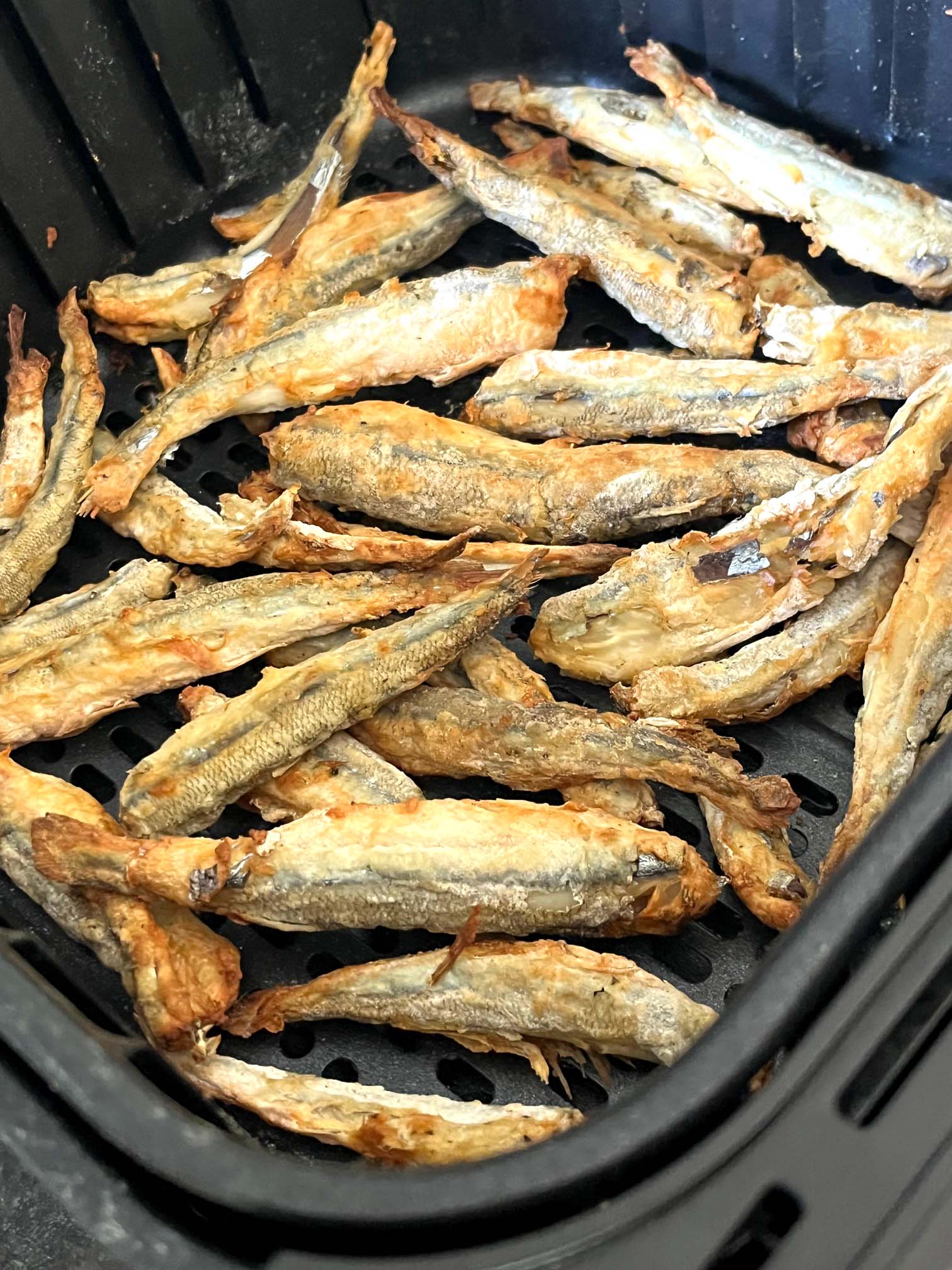 Crispy Air Fryer Smelts Recipe – Melanie Cooks