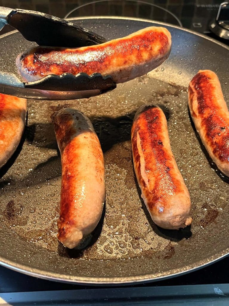 Pan-Fried Bratwurst Recipe | How To Cook Brats On A Stove – Melanie Cooks