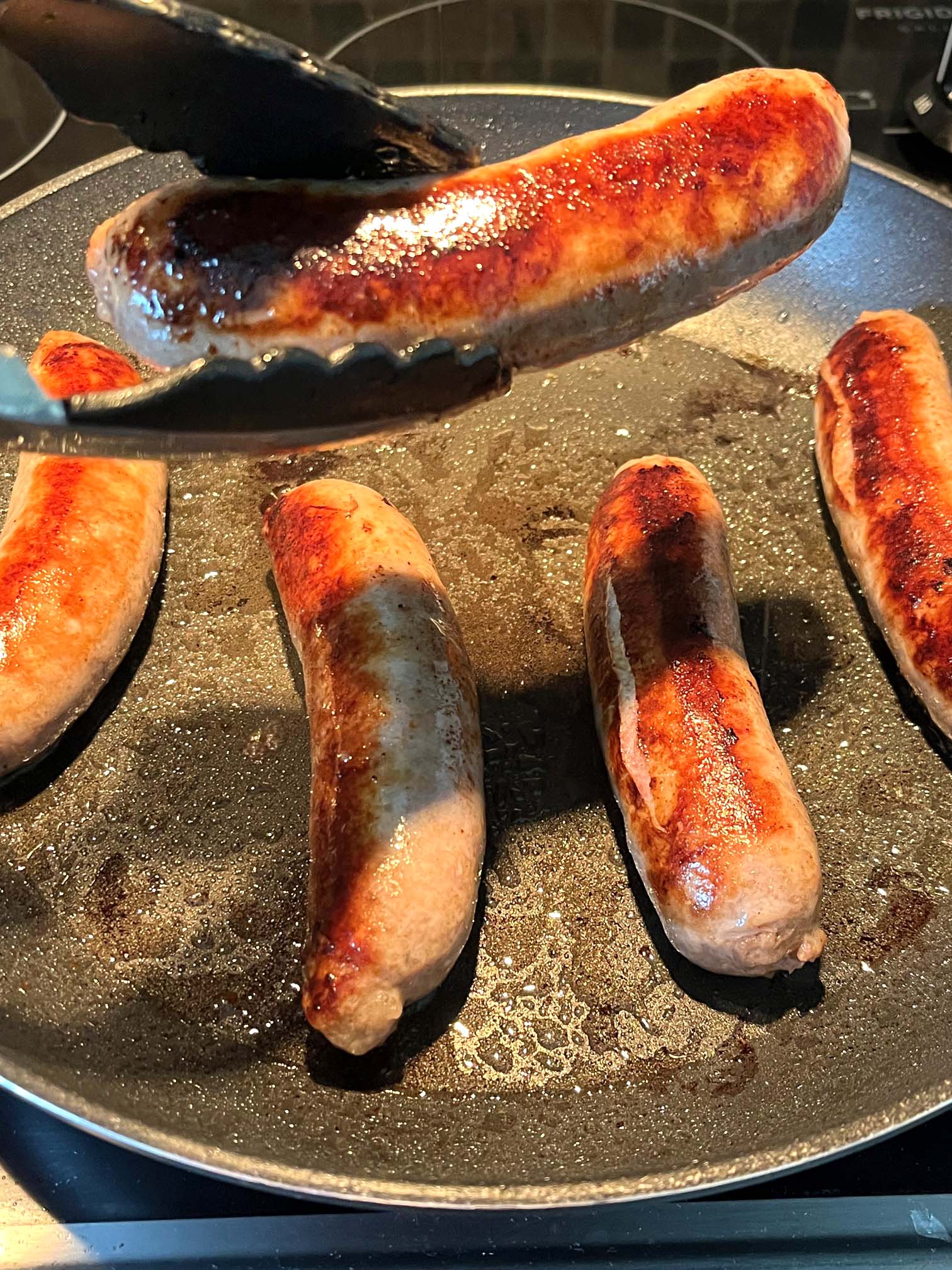 Pan-Fried Bratwurst Recipe | How To Cook Brats On A Stove – Melanie Cooks