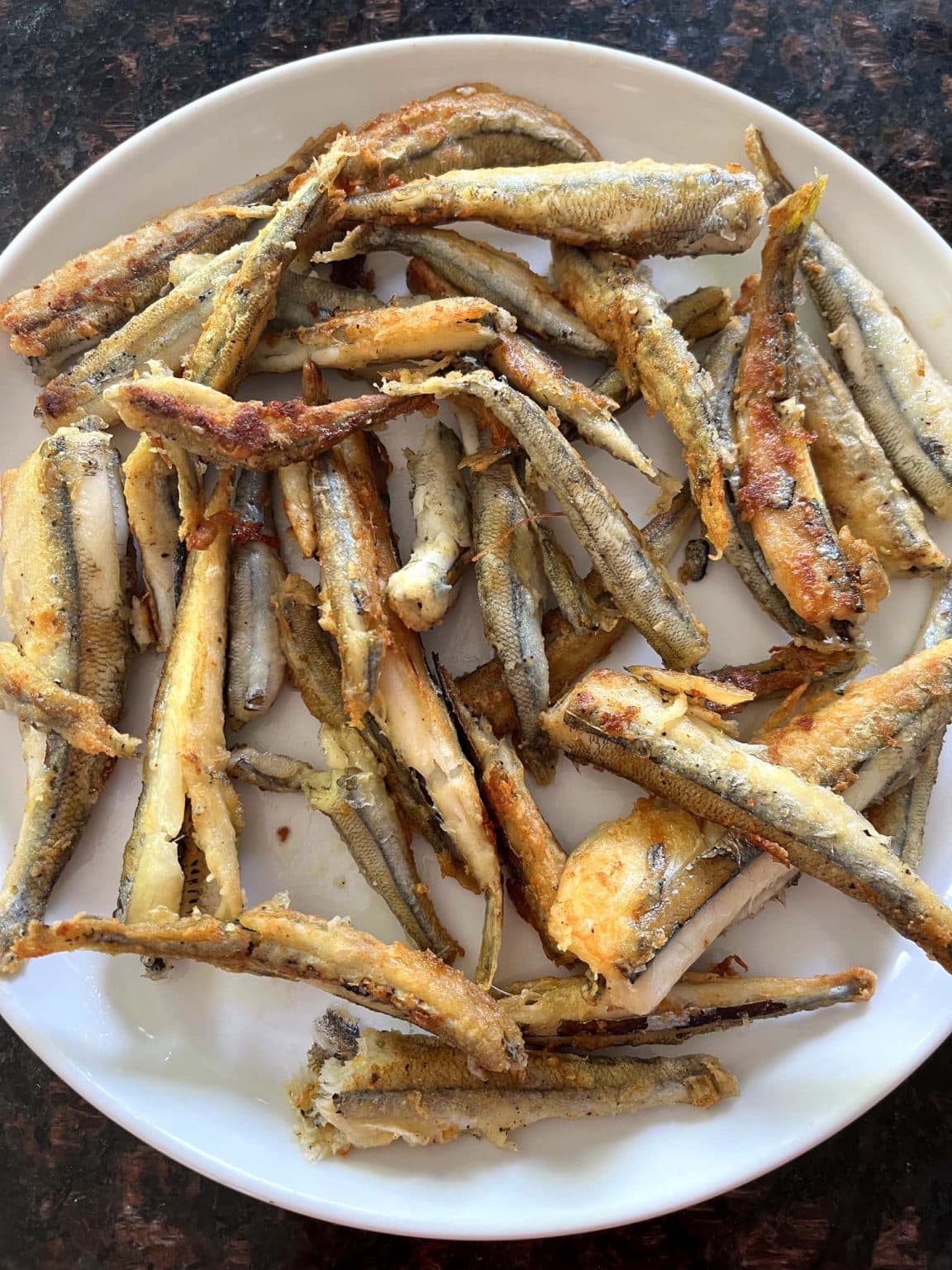 Easy Pan Fried Smelts Recipe – Crispy Fish In 15 Minutes! – Melanie Cooks