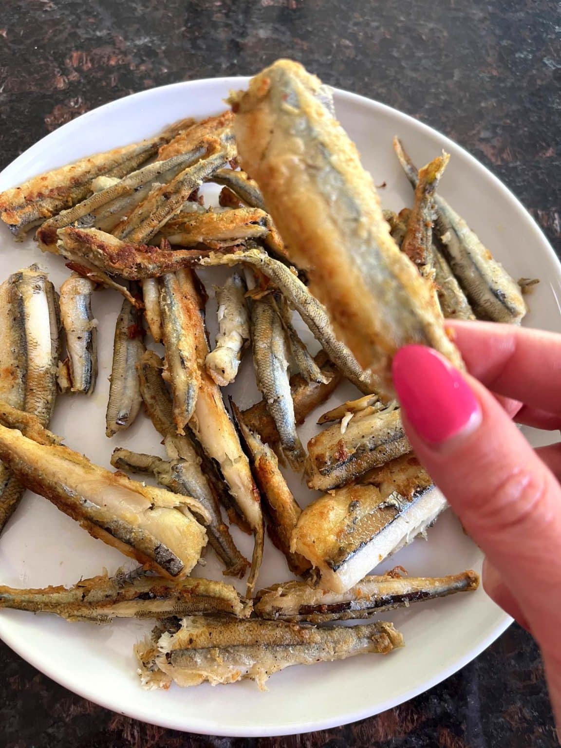 Easy Pan Fried Smelts Recipe – Crispy Fish In 15 Minutes! – Melanie Cooks