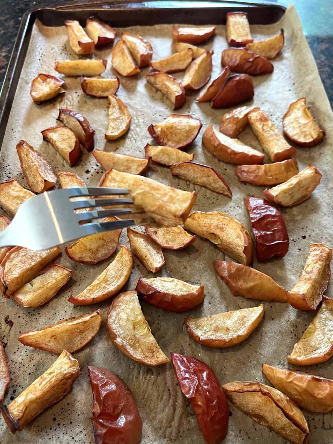 Healthy Oven Roasted Apples Recipe – No Added Sugar, Naturally Sweet ...
