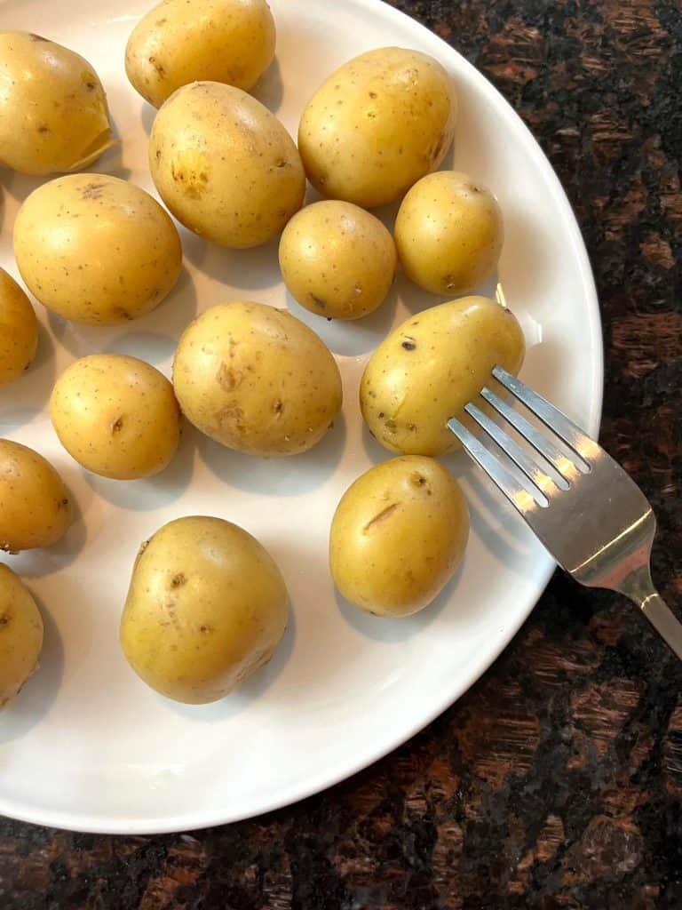 Boiled Small Baby Potatoes Recipe – Easy And Simple – Melanie Cooks