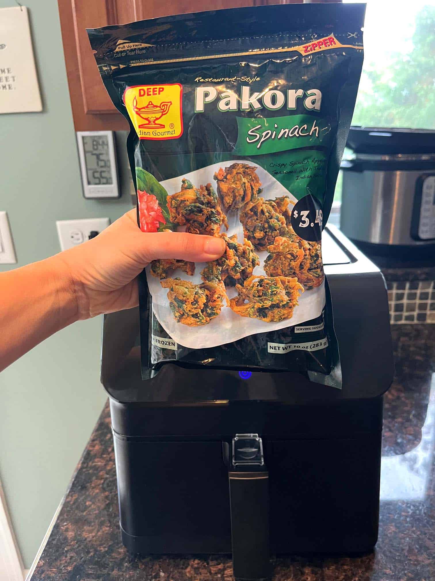Air Fryer Frozen Pakora – Perfectly Crispy In 8 Minutes! – Melanie Cooks