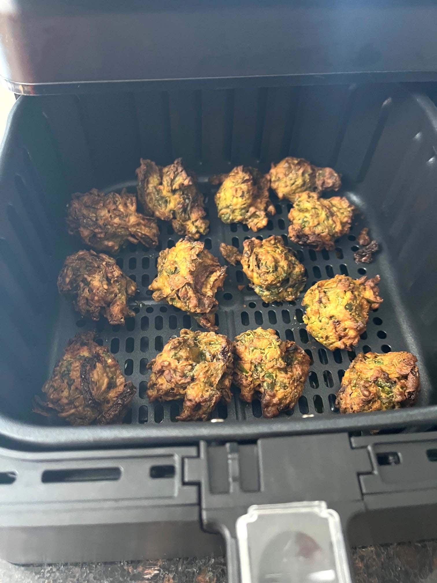 Air Fryer Frozen Pakora – Perfectly Crispy In 8 Minutes! – Melanie Cooks