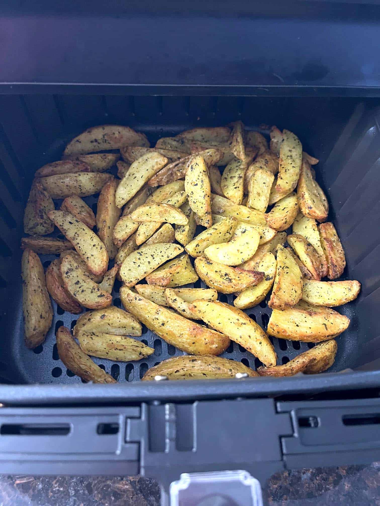 Air Fryer Frozen Potato Wedges (Extra Crispy in 15 Minutes!) – Melanie ...