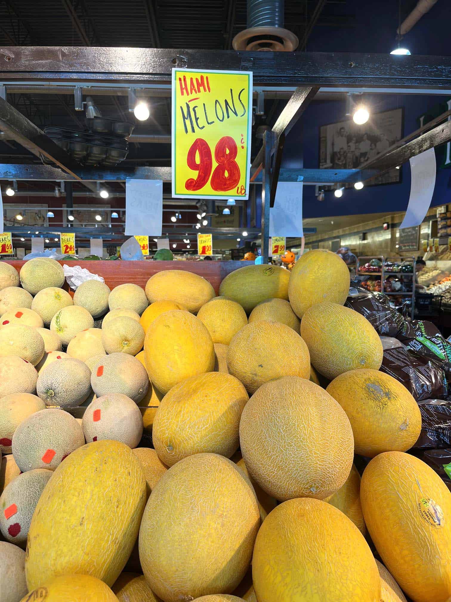 Hami Melon – How To Cut, Eat And Serve – Melanie Cooks