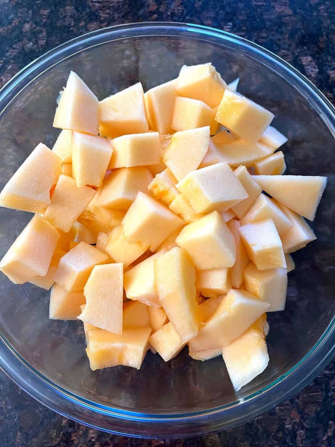 Hami Melon – How To Cut, Eat And Serve – Melanie Cooks