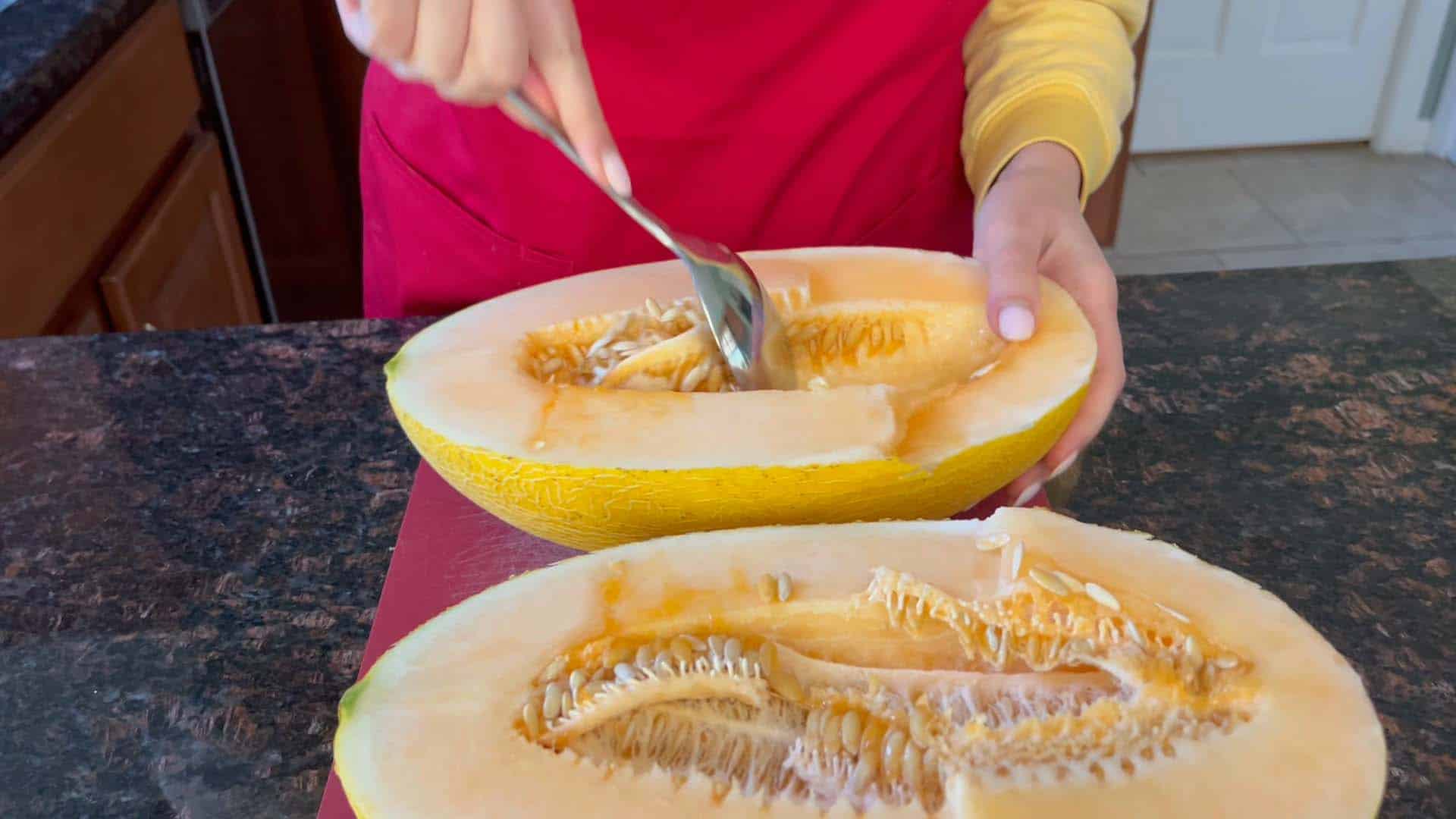 Hami Melon – How To Cut, Eat And Serve – Melanie Cooks