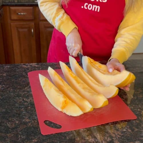 Hami Melon – How To Cut, Eat And Serve – Melanie Cooks