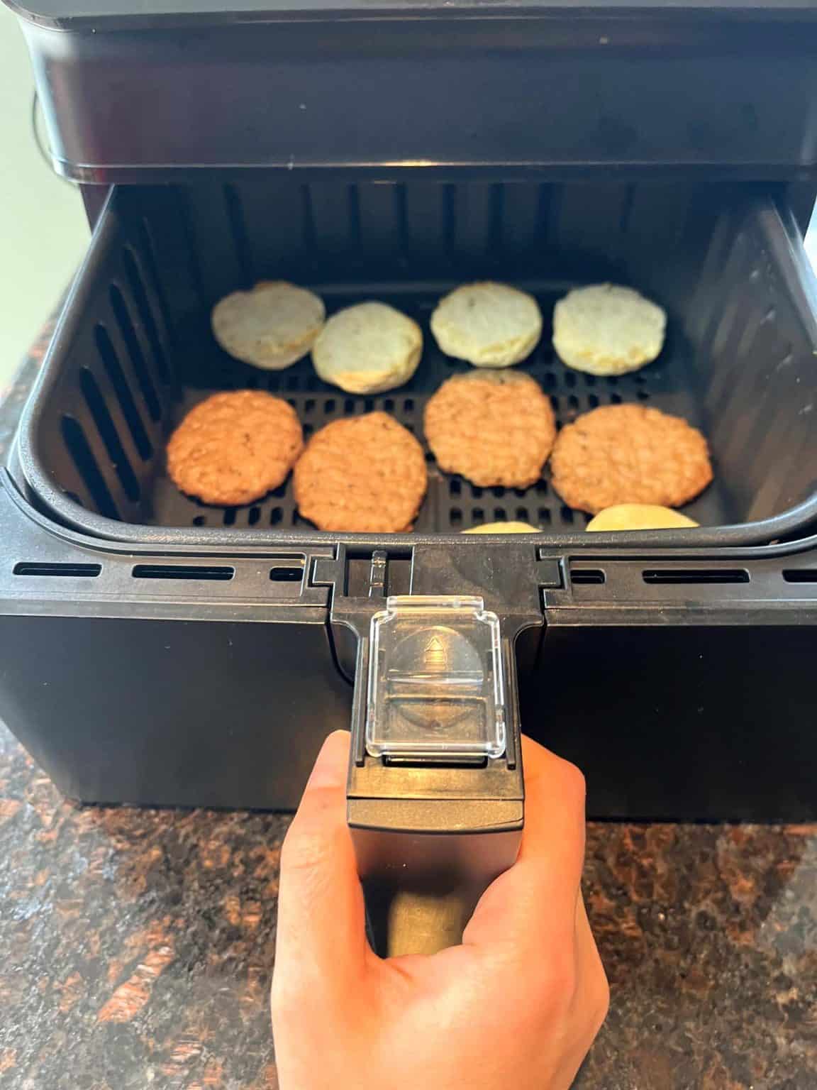 Jimmy Dean Biscuit Sausage Sandwiches In Air Fryer: Easy Crispy ...