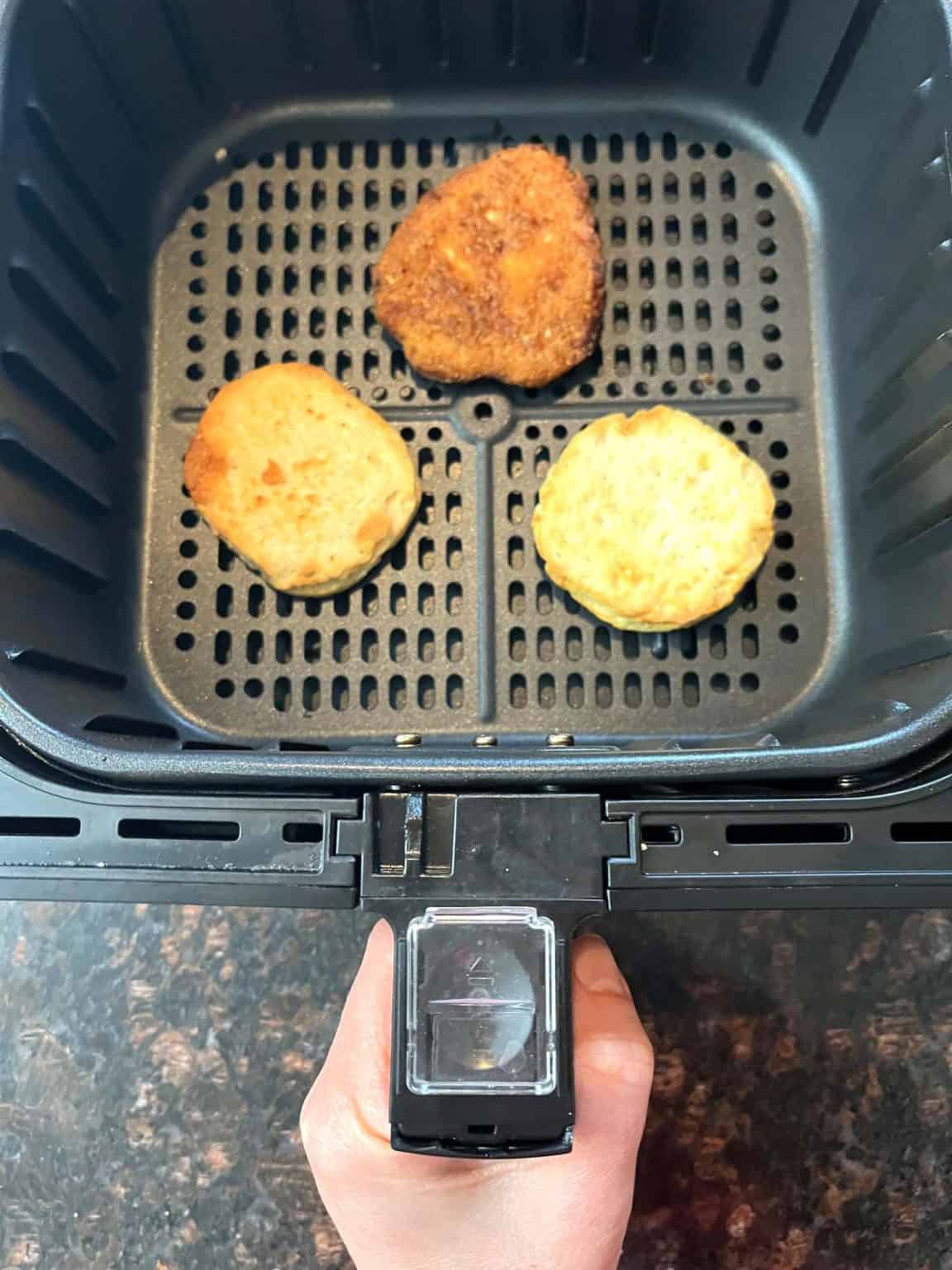 Jimmy Dean Chicken Biscuit In The Air Fryer – Quick & Crispy! – Melanie ...