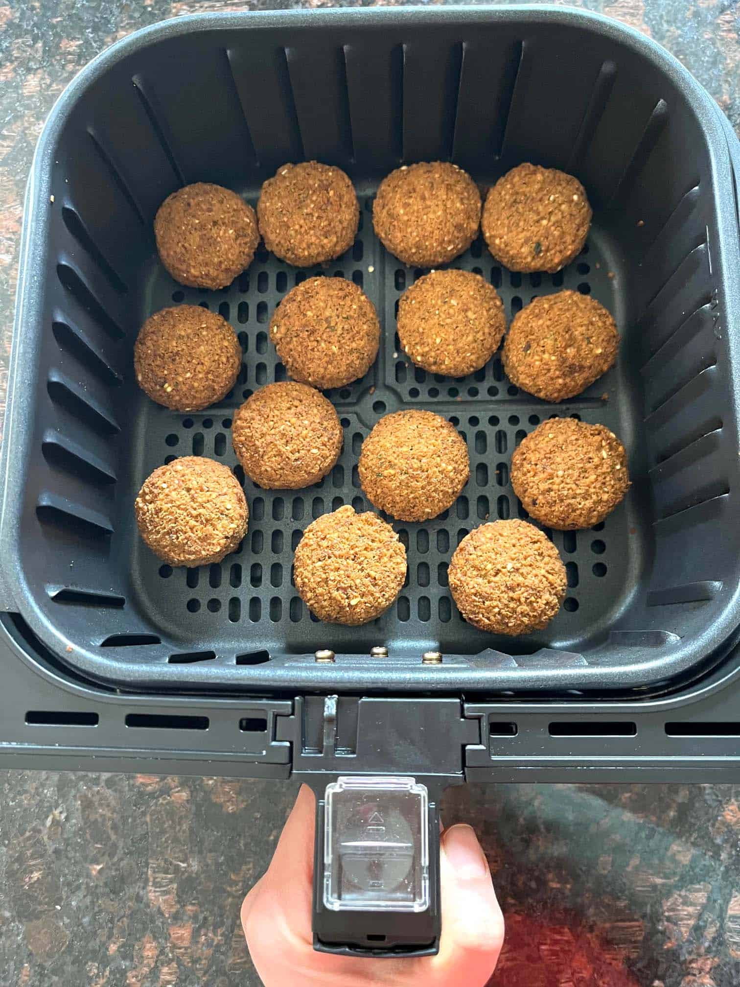 Trader Joe’s Frozen Falafel in Air Fryer – Crispy In 10 Minutes ...