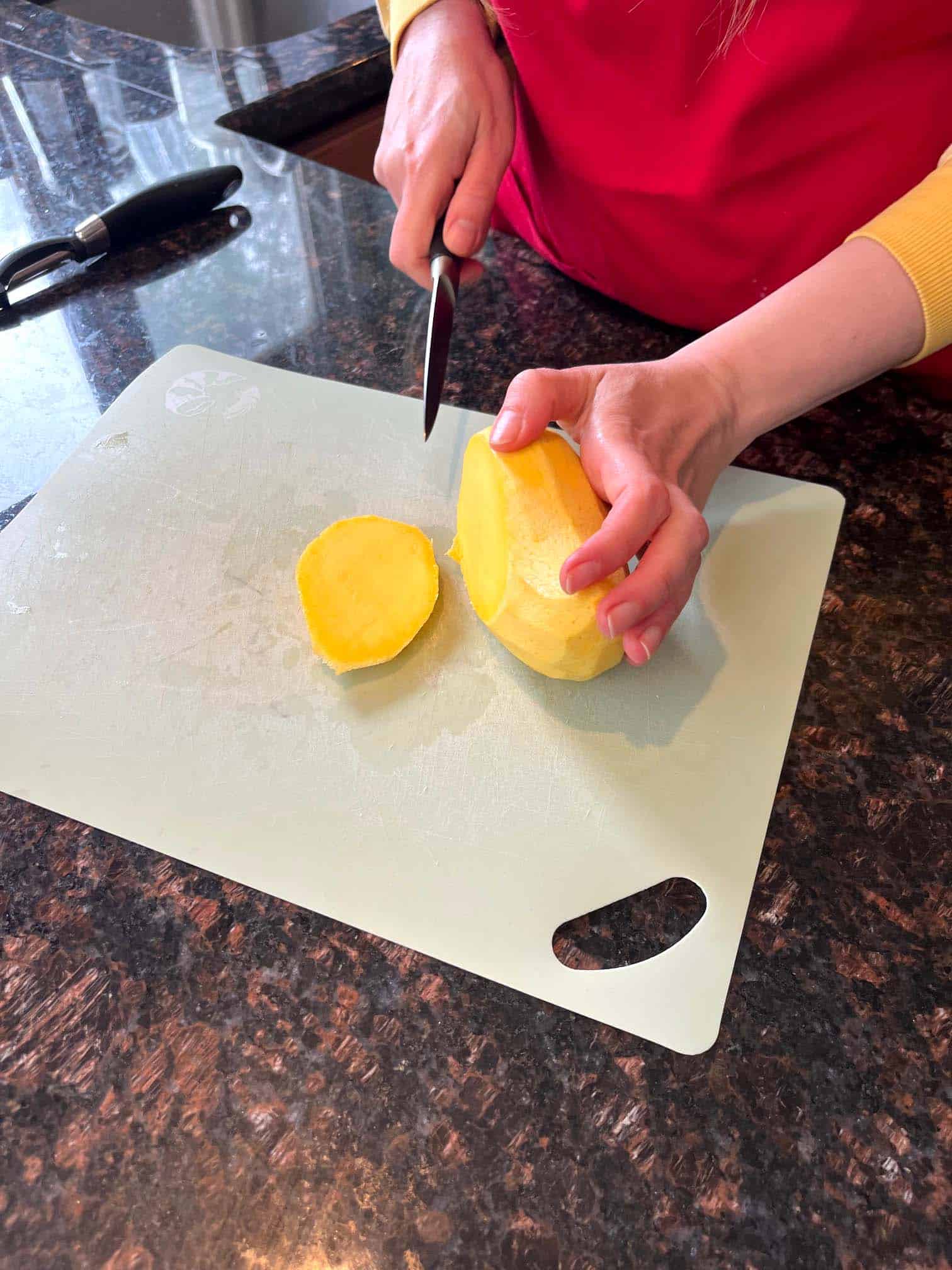 How to Cut Philippine Carabao Mango: Easy Step-by-Step Guide – Melanie ...