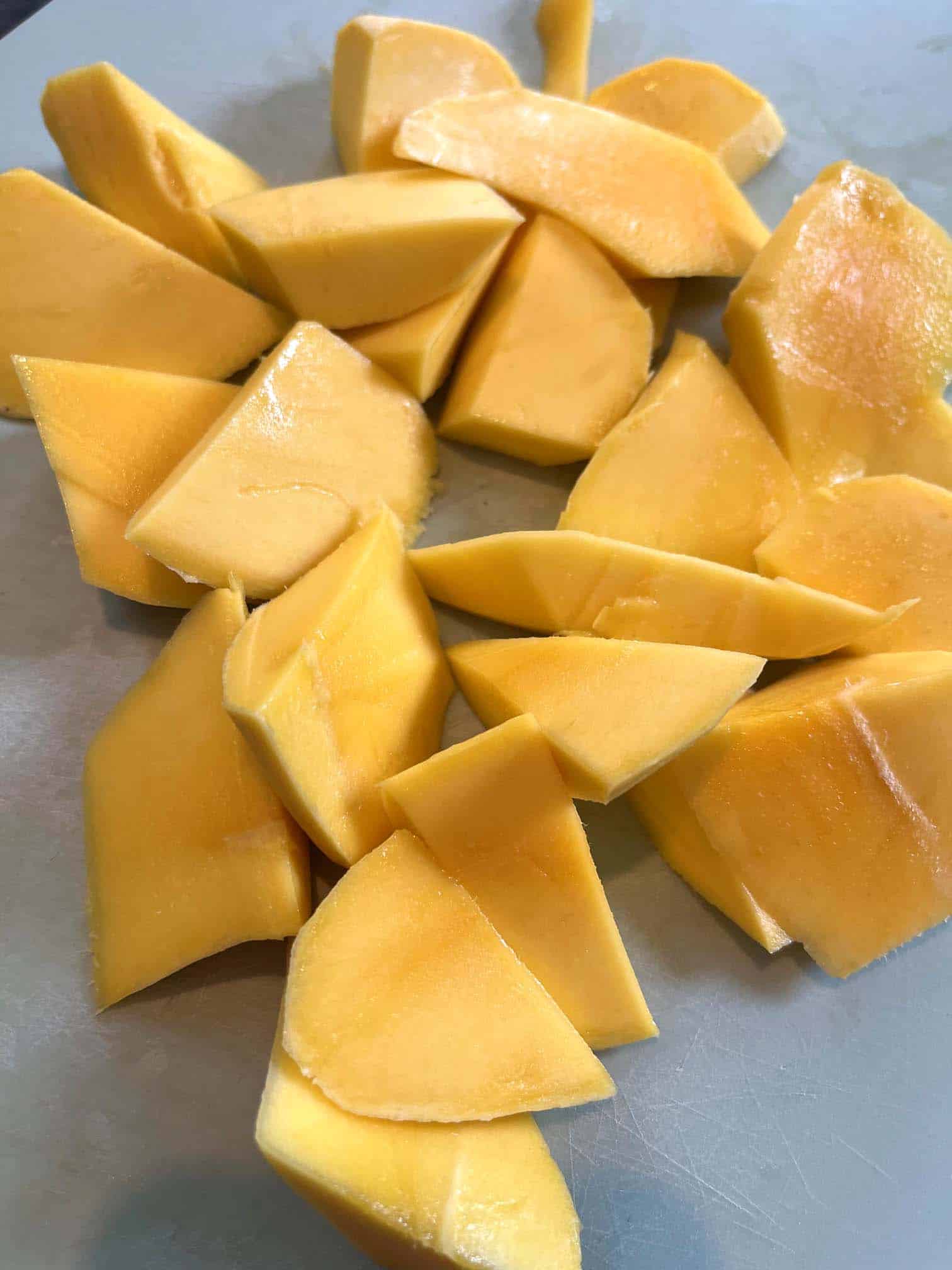 How to Cut Philippine Carabao Mango: Easy Step-by-Step Guide – Melanie ...